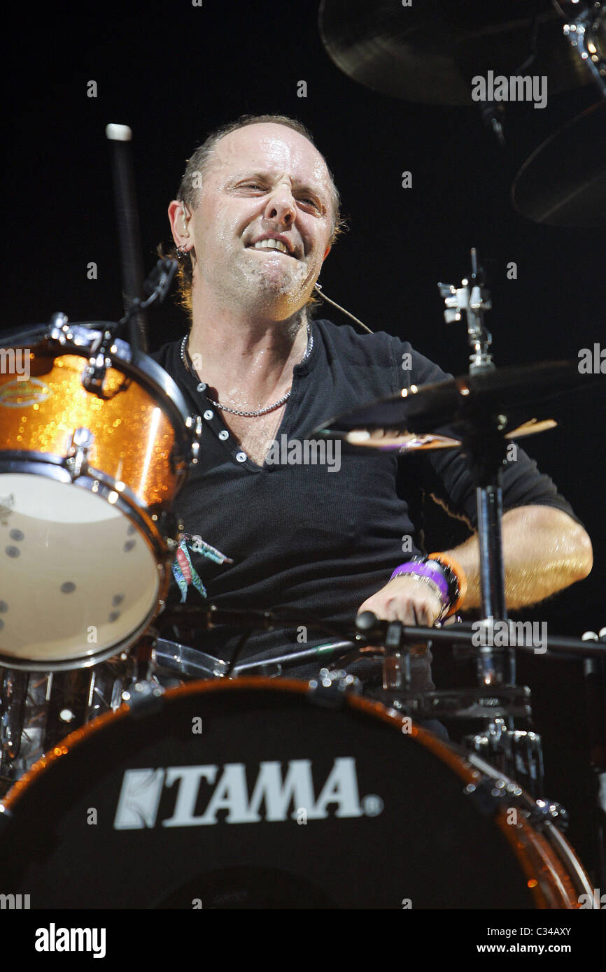Lars Ulrich Metallica performing live in concert at the Allstate Arena ...