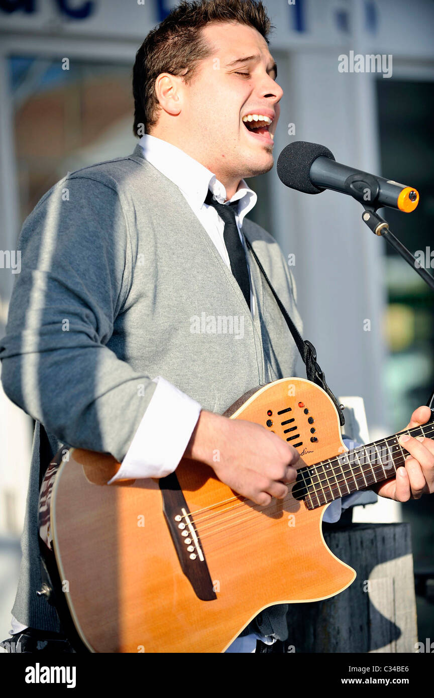 Canadian musician greg neufeld press hi-res stock photography and ...