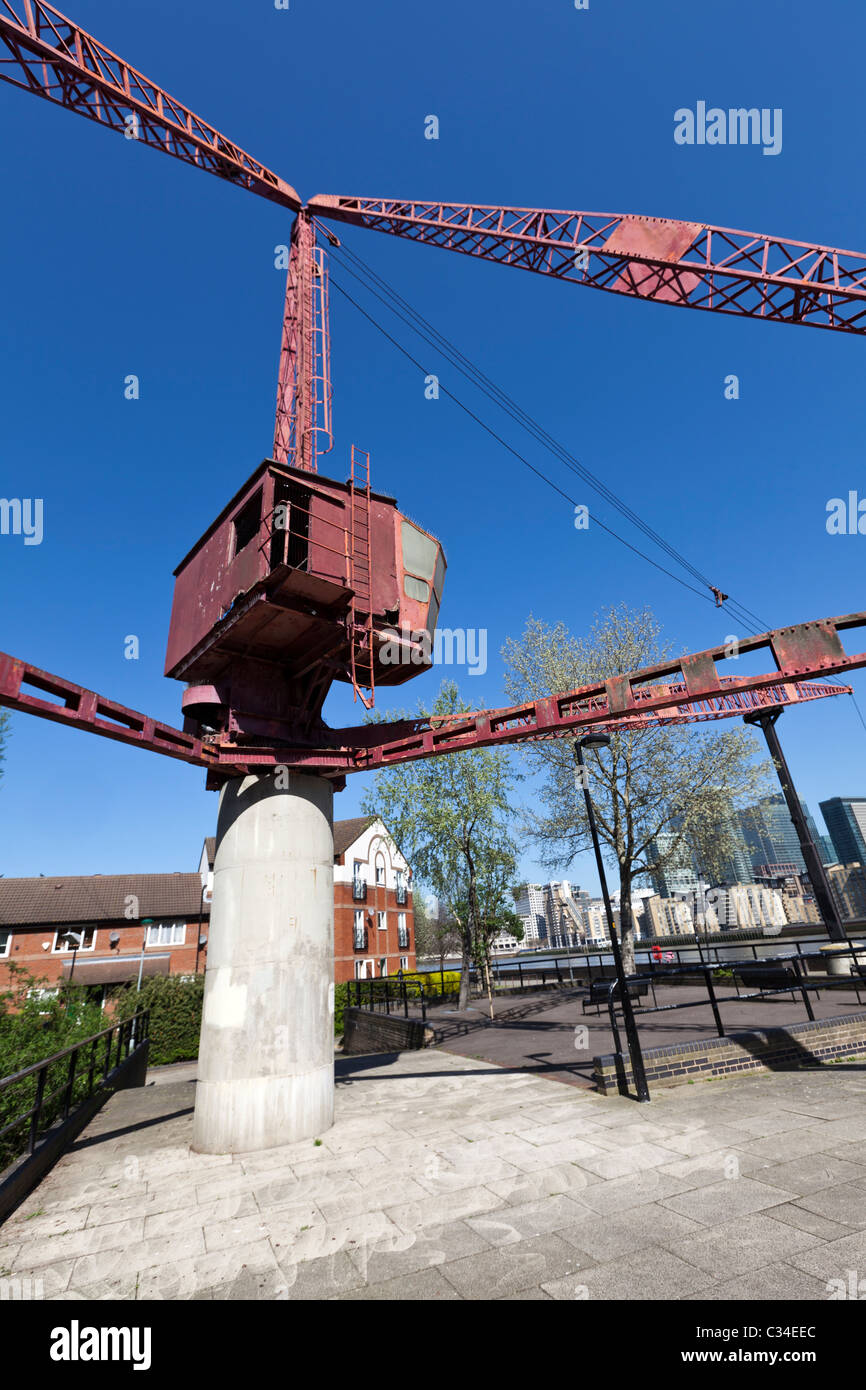 Derelict Crane, Commercial Pier Wharf, Odessa Road, London, England, UK ...