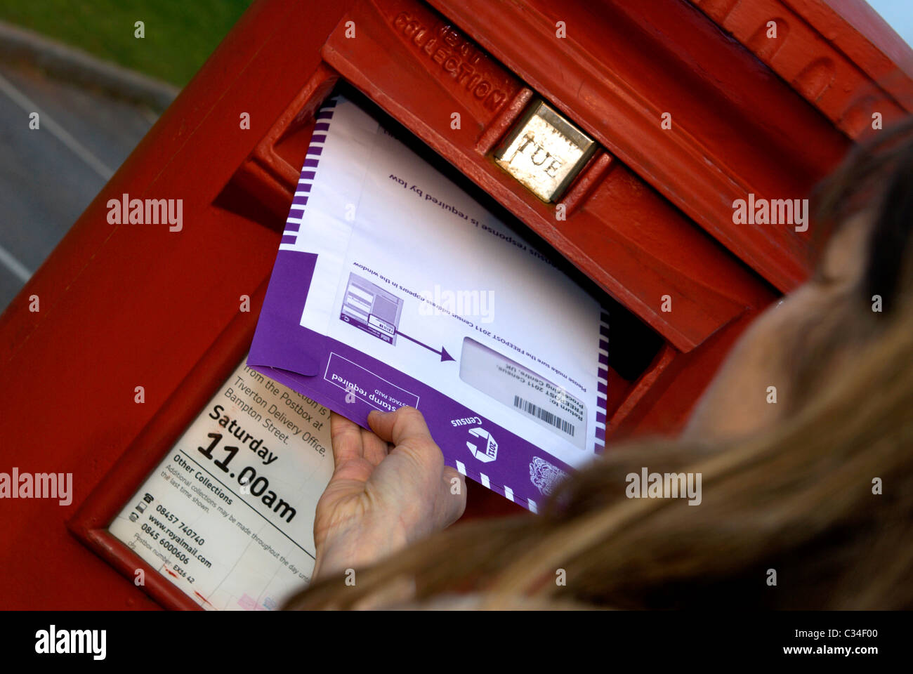 A 2011 Census form being posted Stock Photo - Alamy
