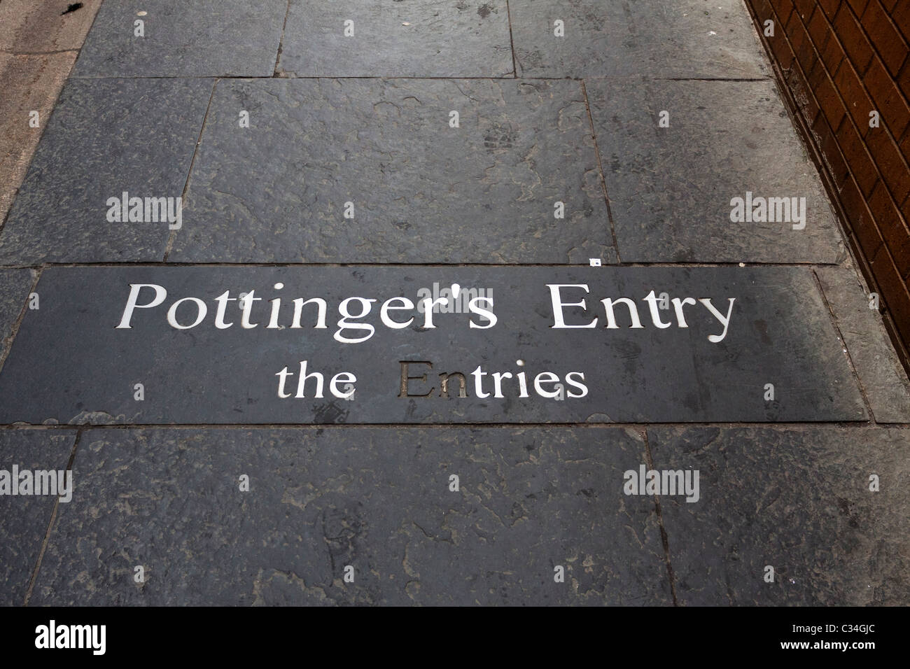 Pottingers entry sign belfast hi-res stock photography and images - Alamy