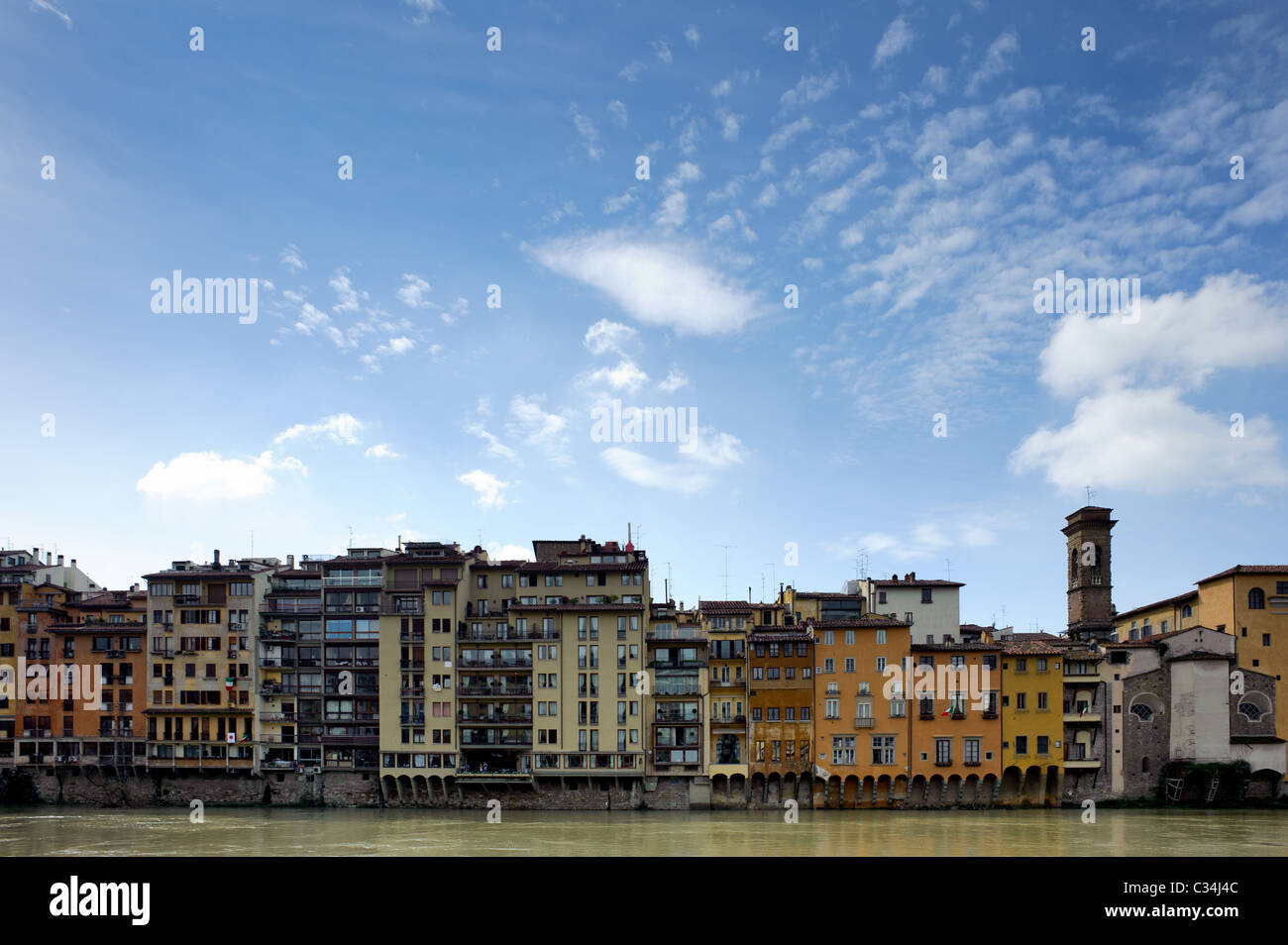 Firenze skyline, antique houses, view across the river Arno Stock Photo ...