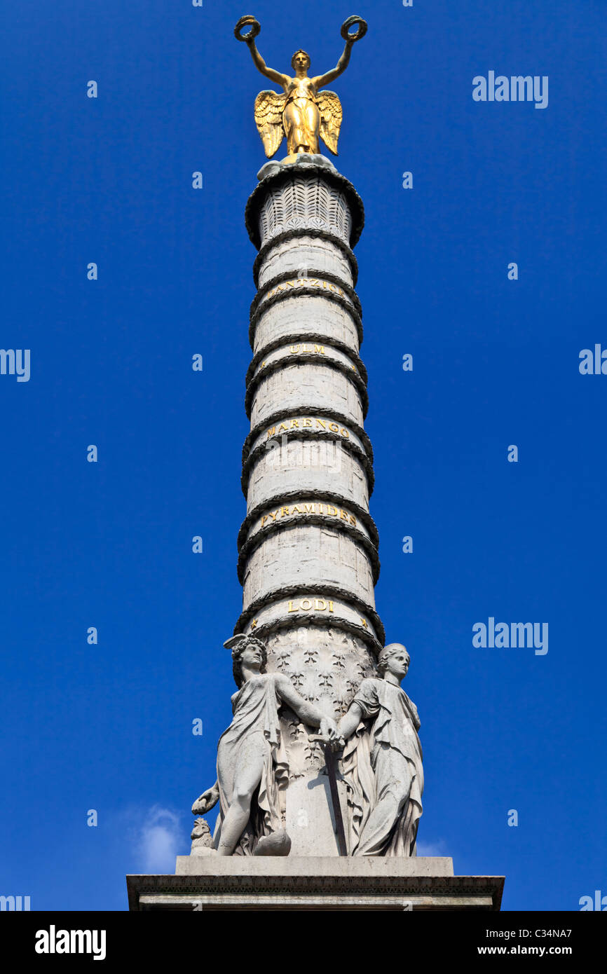 Victory column in the Place du Châtelet, Paris Stock Photo - Alamy