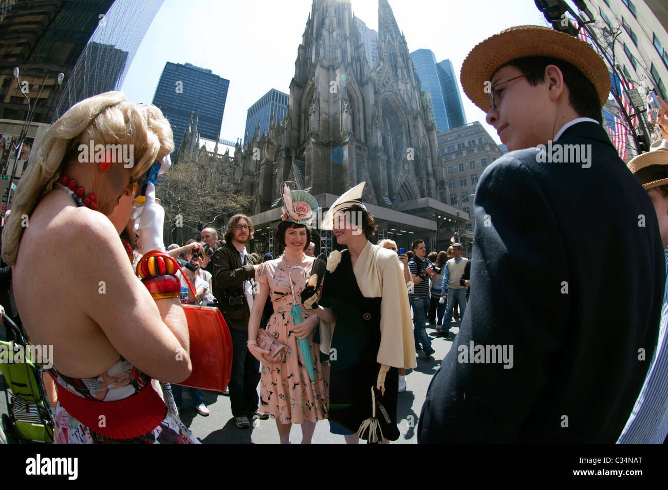 Thousands turn out on a warm and sunny Easter Sunday in New York on ...