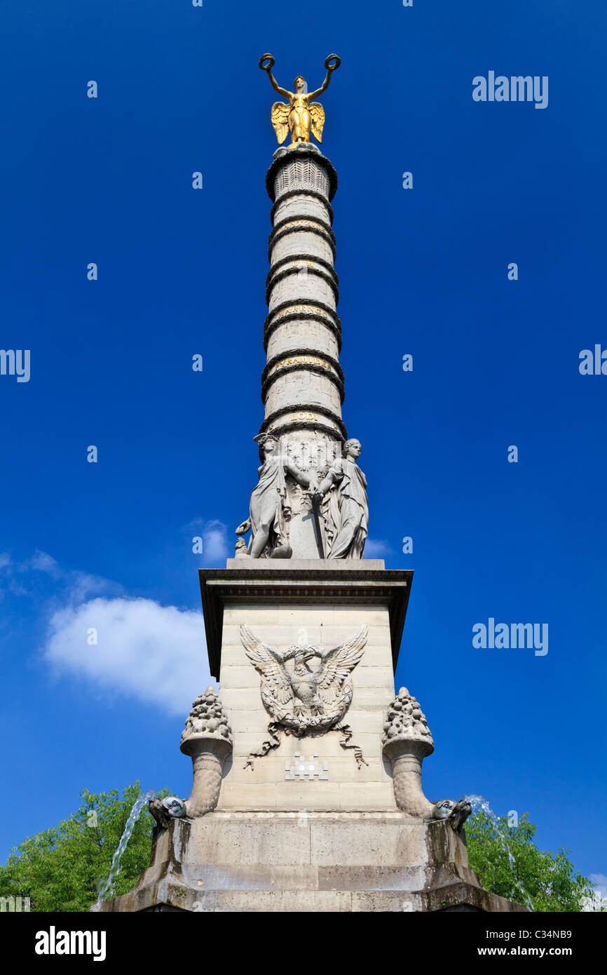 Victory column in the Place du Châtelet, Paris Stock Photo - Alamy