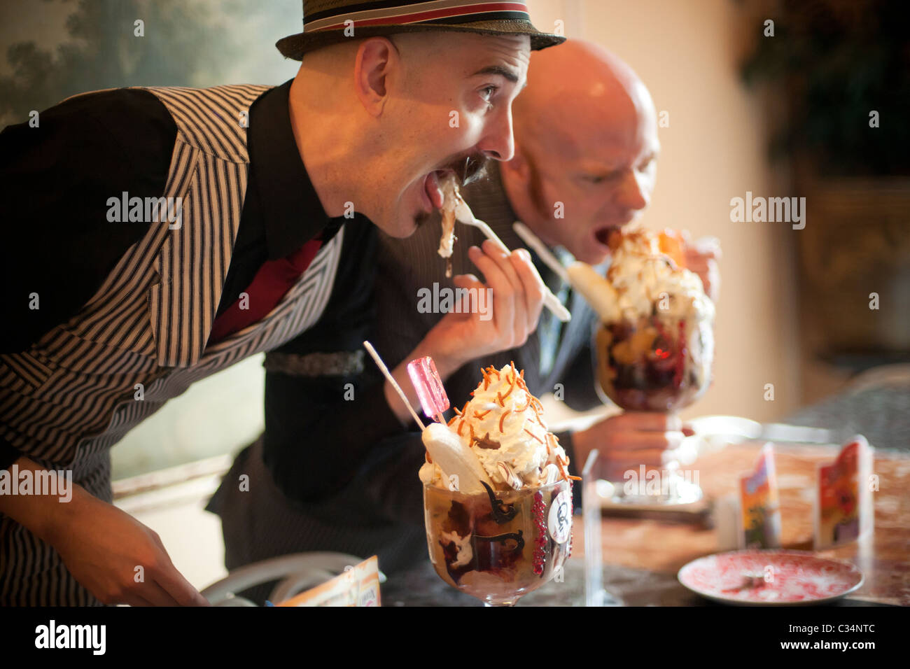 Outrageously Bizarre Banana Split at Serendipity 3 restaurant in New ...