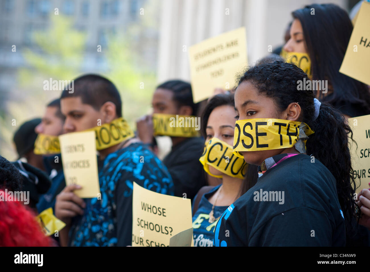 Students protest in front of the New York Dept. of Education ...
