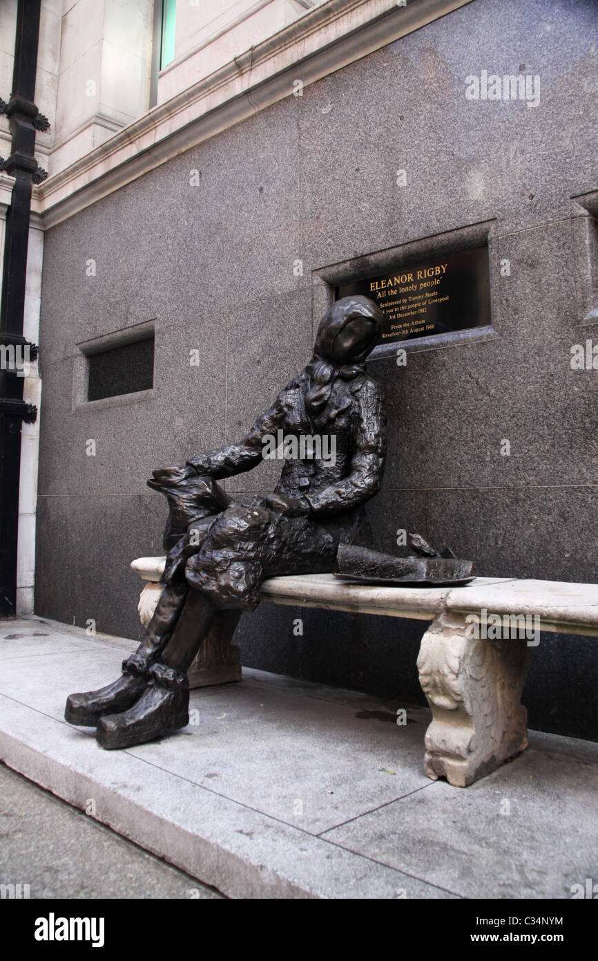 ELEANOR RIGBY STATUE STANLEY STREET LIVERPOOL Stock Photo - Alamy