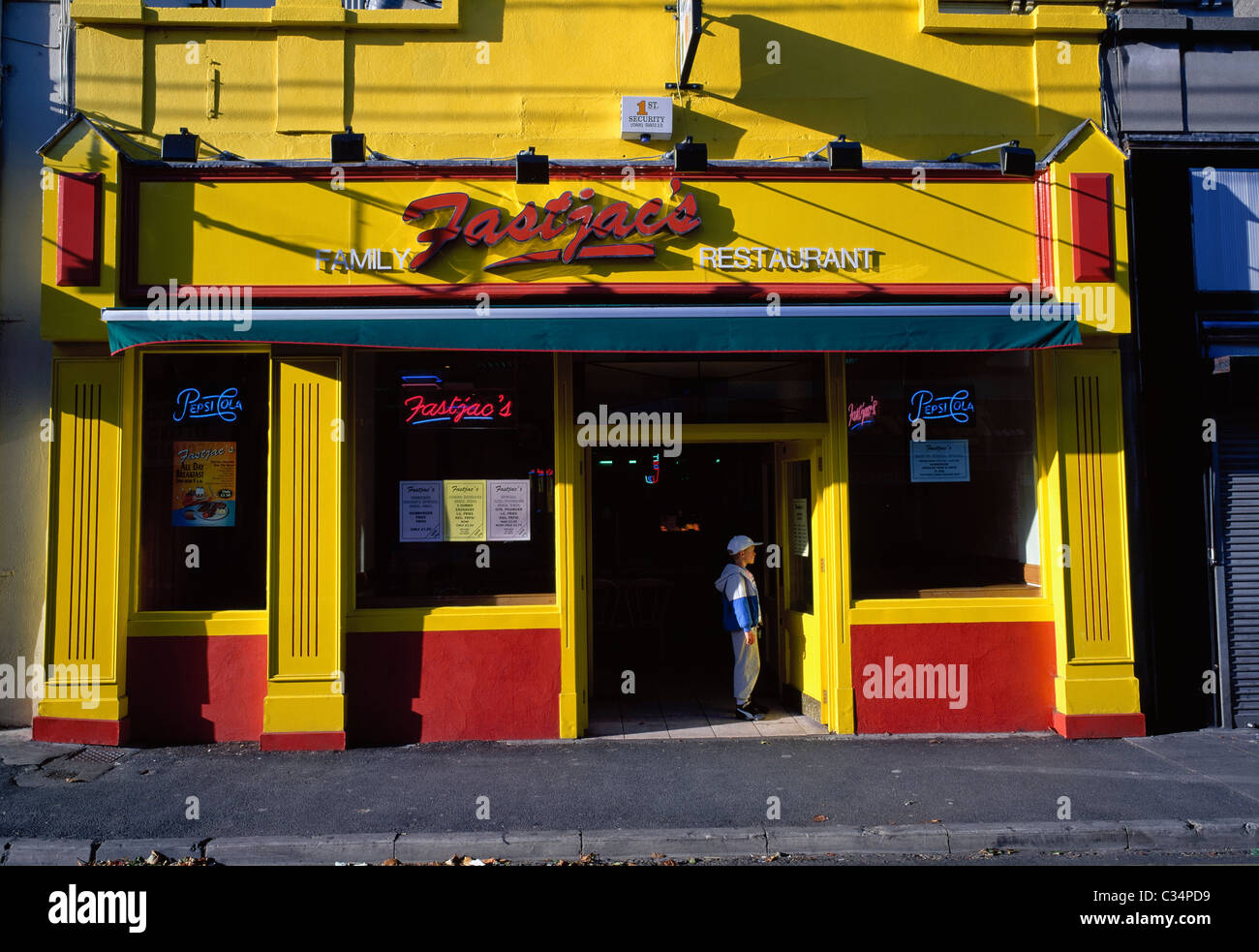 Fast food restaurants exteriors hi-res stock photography and images - Alamy