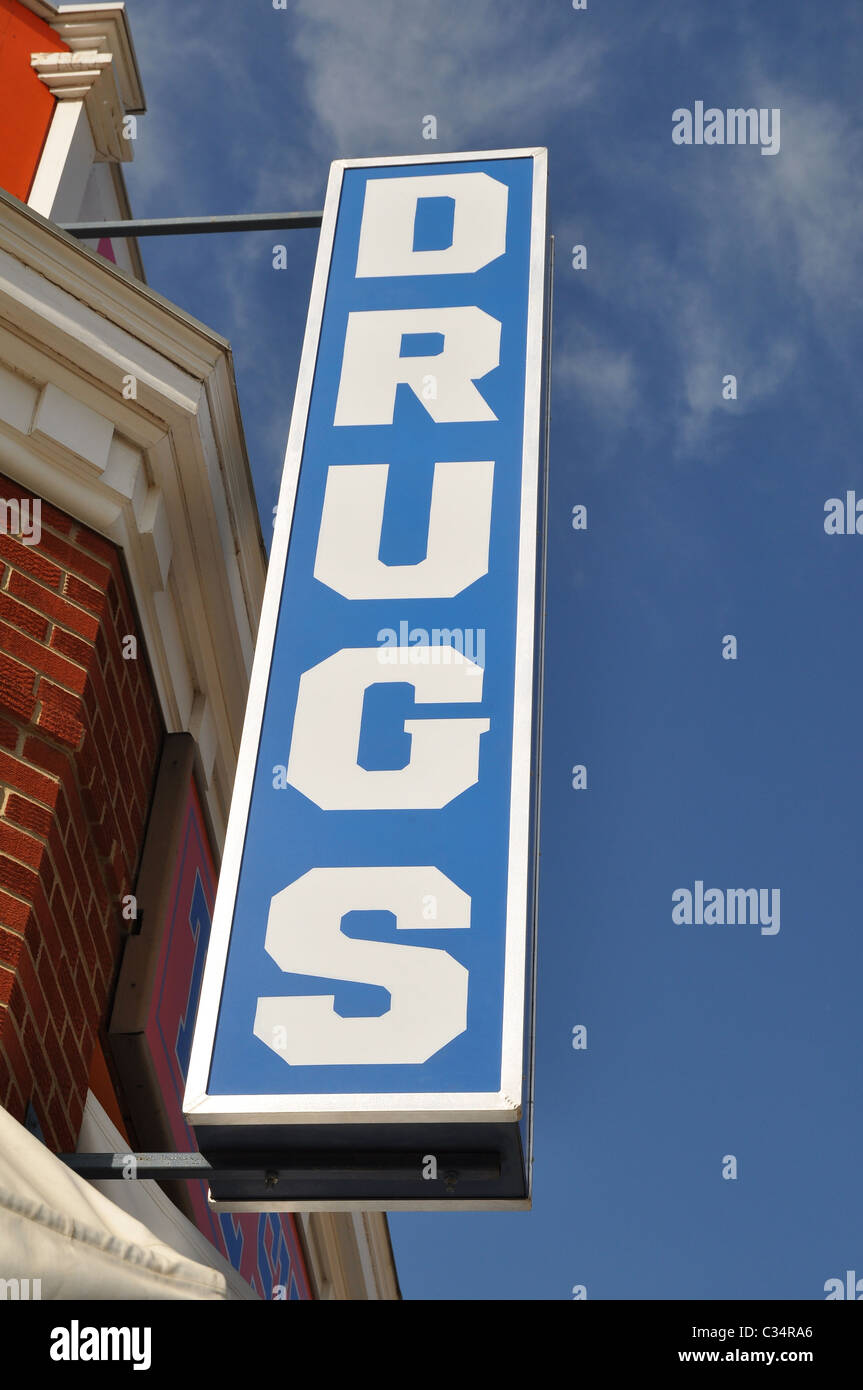 Drug store sign hi-res stock photography and images - Alamy