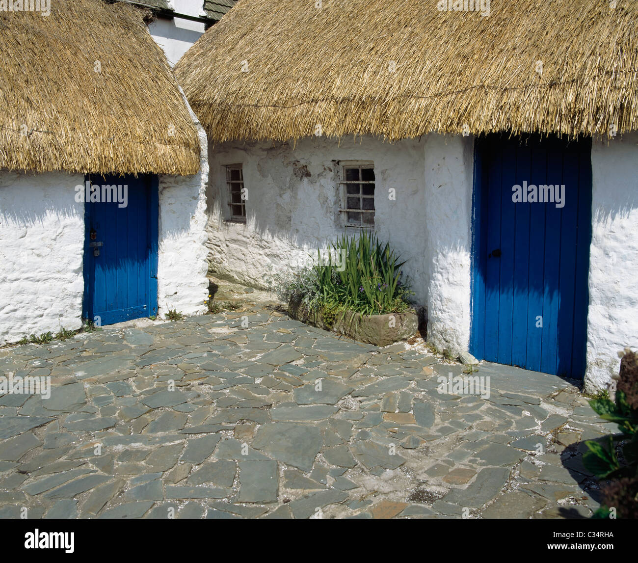 Courtyards design hi-res stock photography and images - Alamy