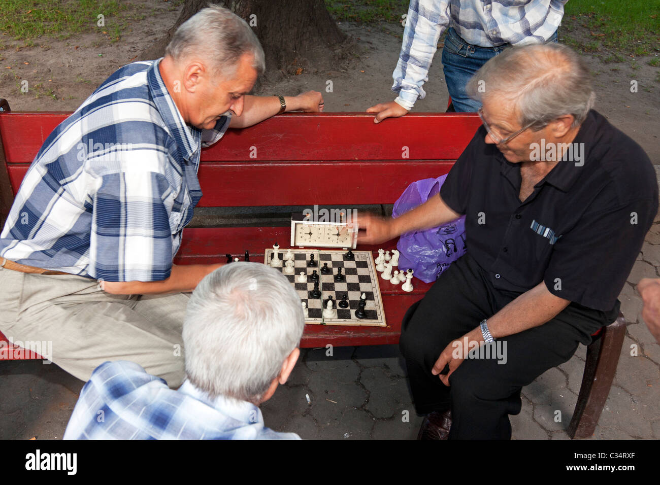Open air chess board hi-res stock photography and images - Alamy