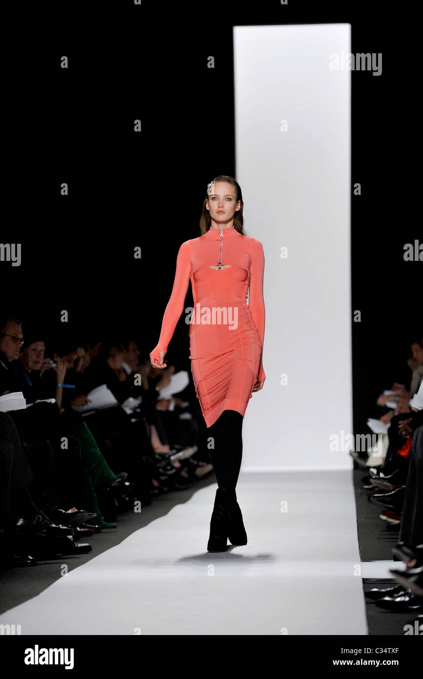 Model Mercedes-Benz IMG New York Fashion Week Fall 2009 - Narciso ...