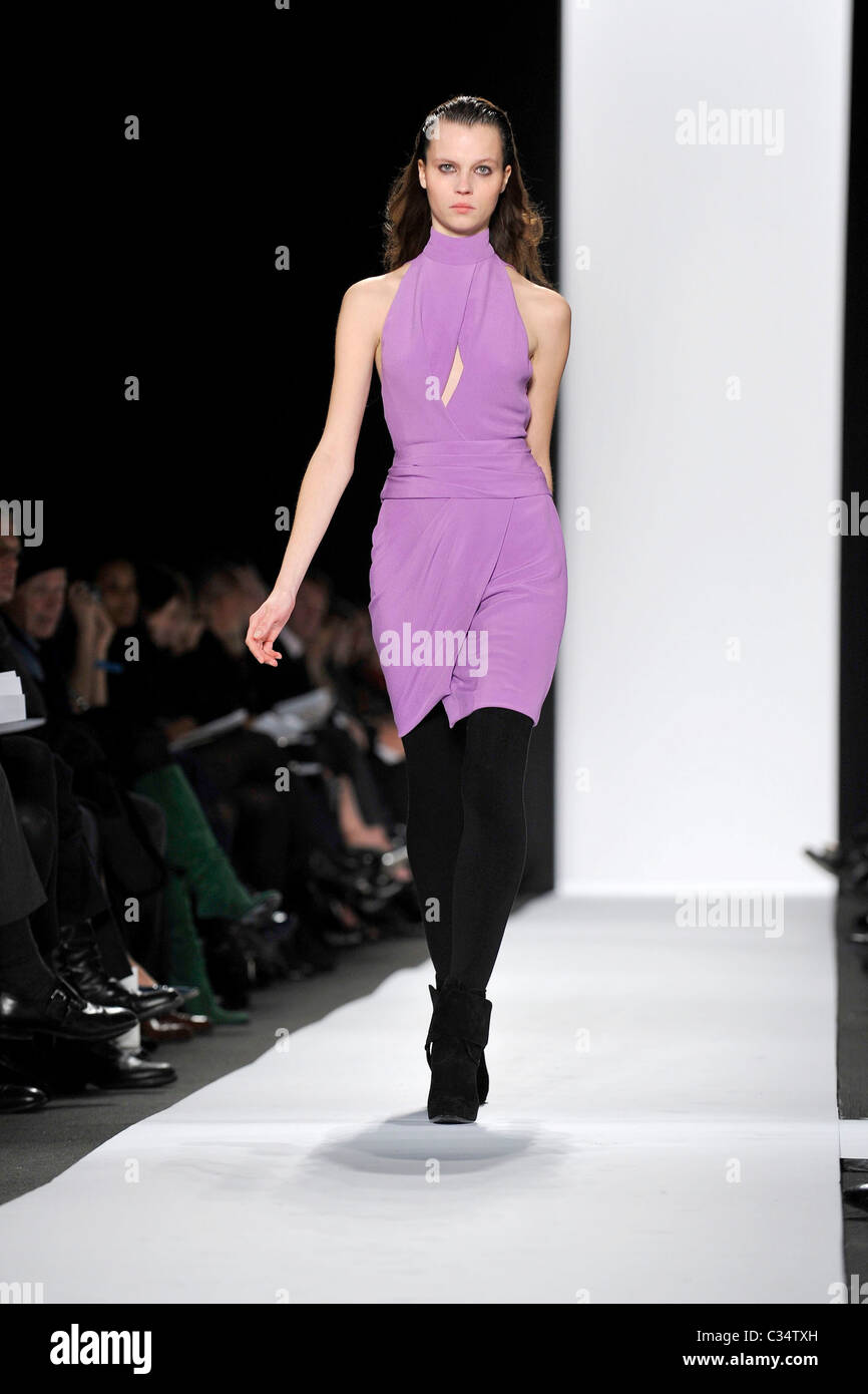 Model Mercedes-Benz IMG New York Fashion Week Fall 2009 - Narciso ...
