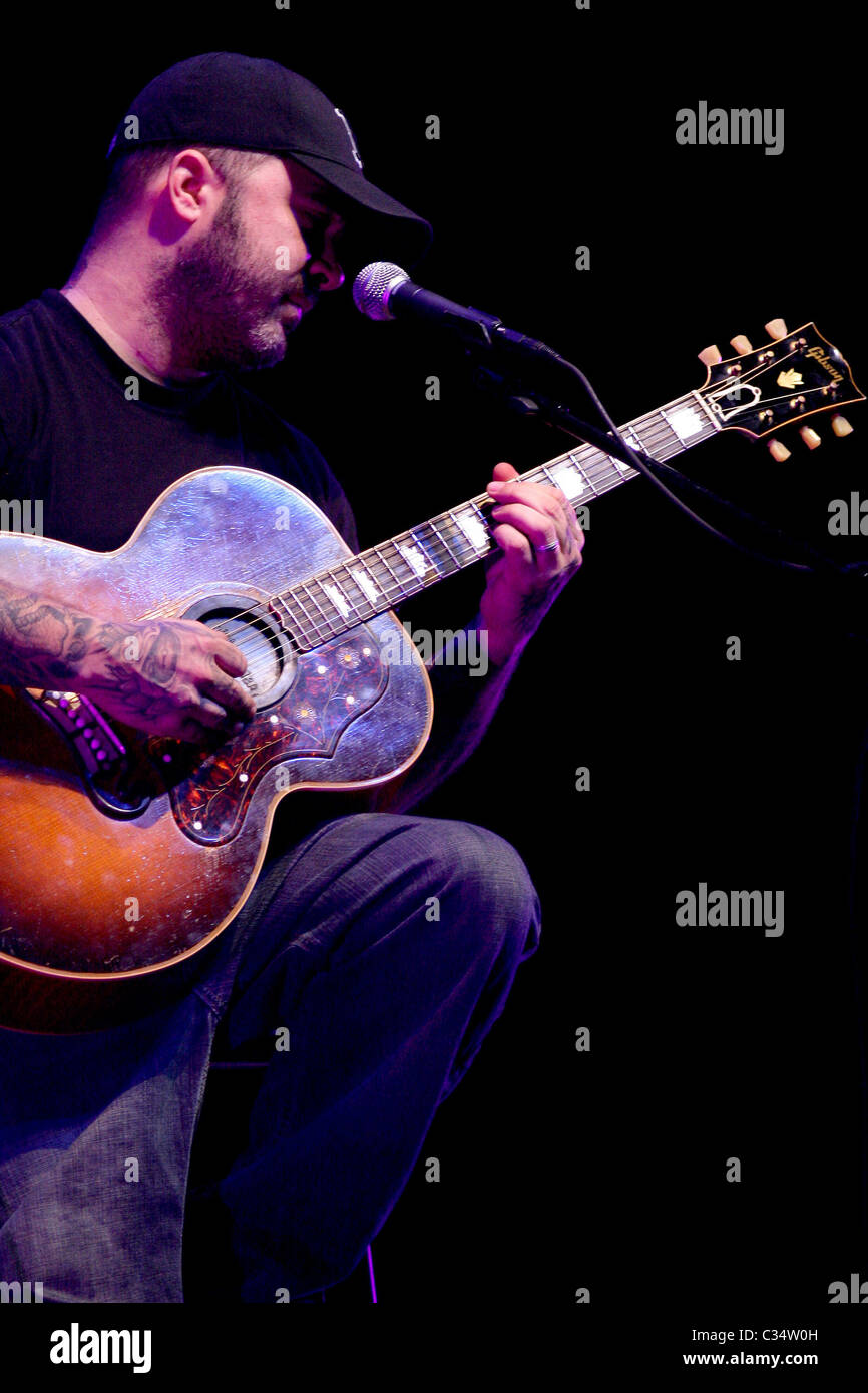 Aaron Lewis of Staind performs at Hard Rock Live Hollywood, Florida ...