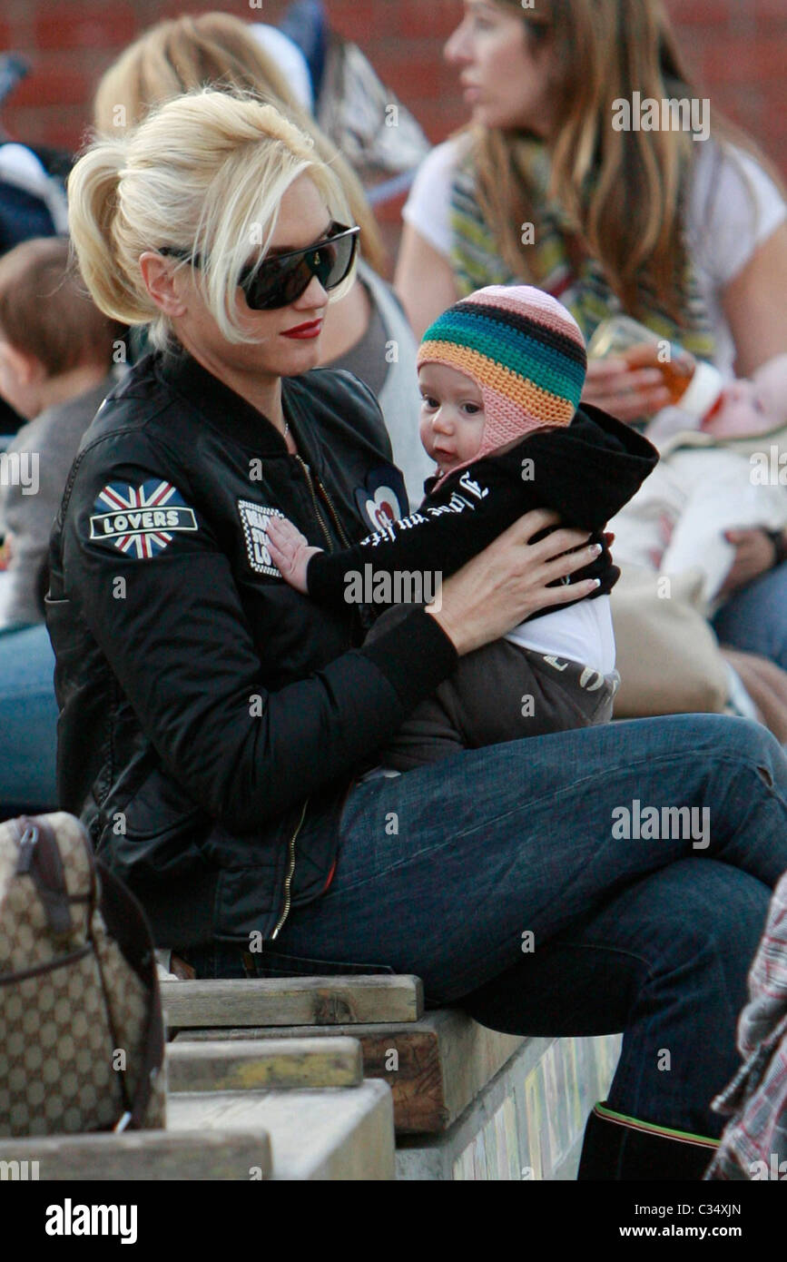 Gwen Stefani plays with Zuma Rossdale in a Beverly Hills park Los ...