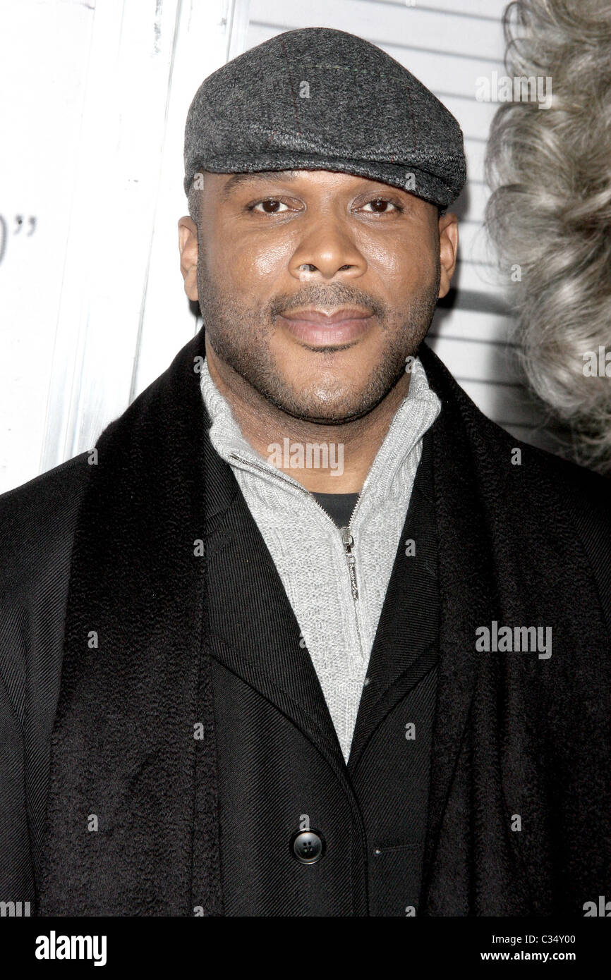 Tyler perry medea High Resolution Stock Photography and Images - Alamy