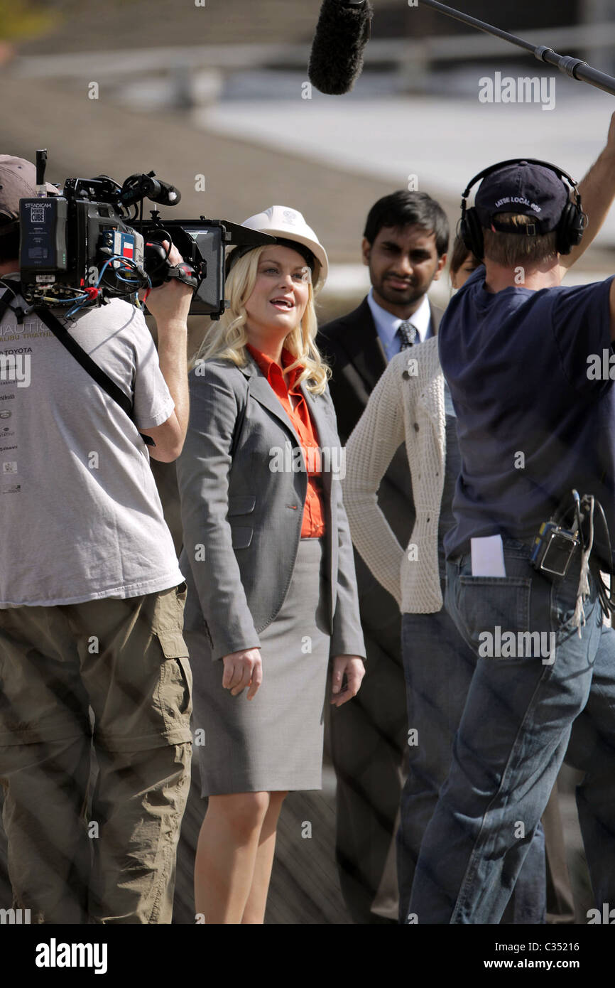 Amy Poehler on the set her new show 'Parks and Recreation' filming in ...