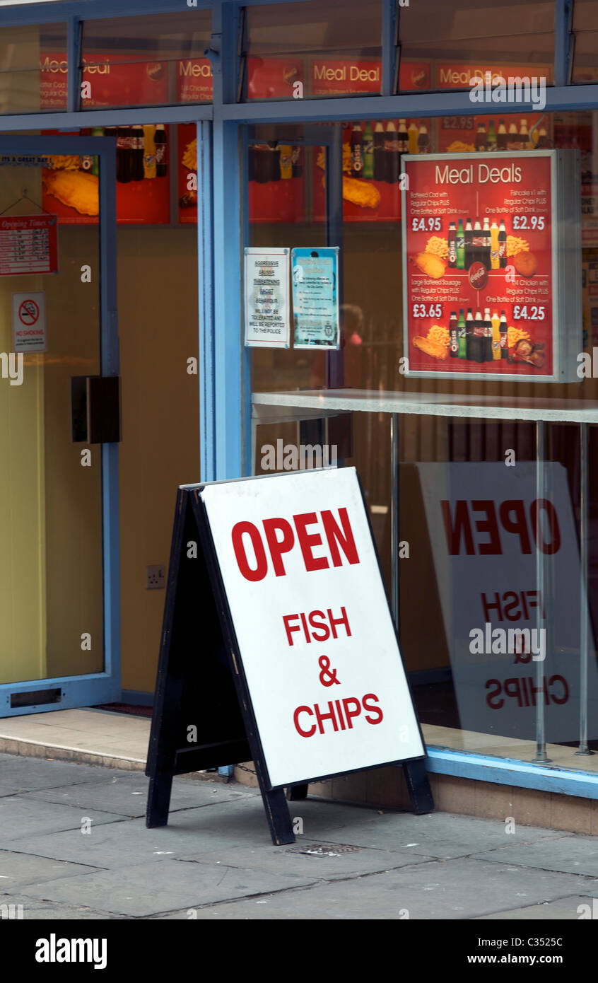 English chip shop chips hi-res stock photography and images - Alamy