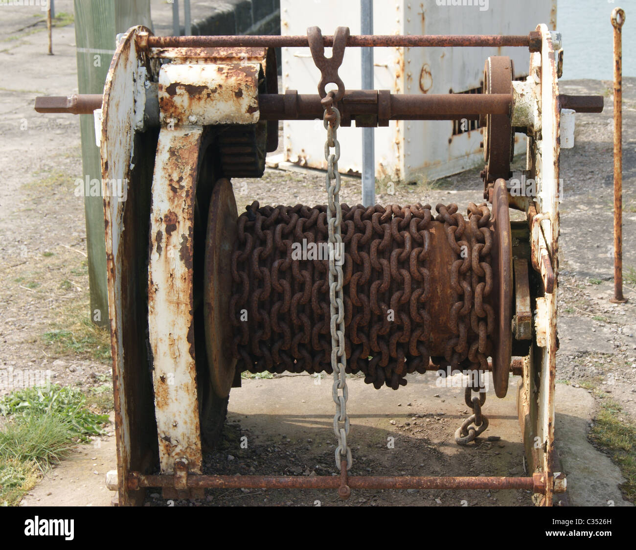 Rusty ships chain hi-res stock photography and images - Alamy
