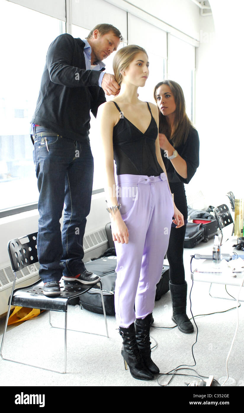 Model Mercedes-Benz IMG New York Fashion Week Fall 2009 - Jen Kao ...