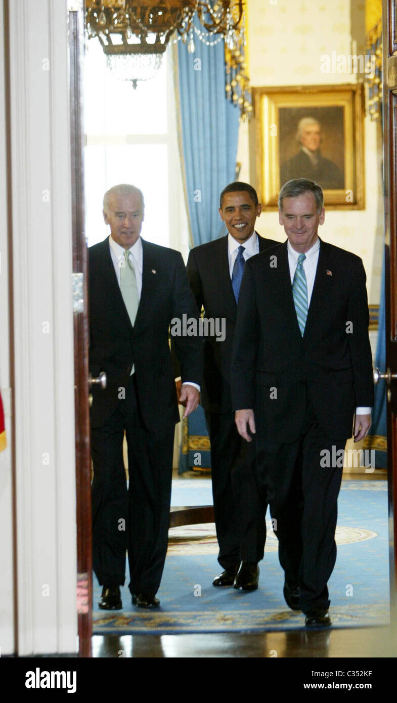 US President Barack Obama and Vice President Joe Biden, introduce ...