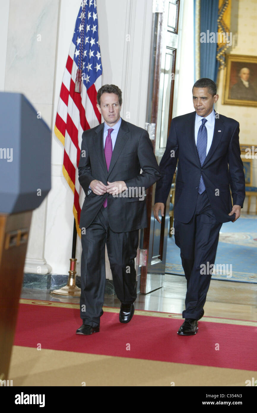 U.S. President Barack Obama and Treasury Secretary Timothy Geithner ...