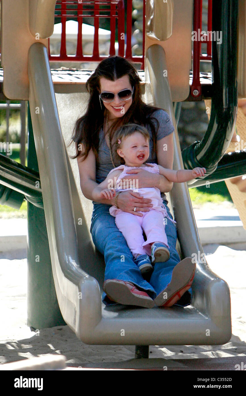 10 Stunning Looks Of Ever Gabo Anderson Milla Jovovich S Lovely ...