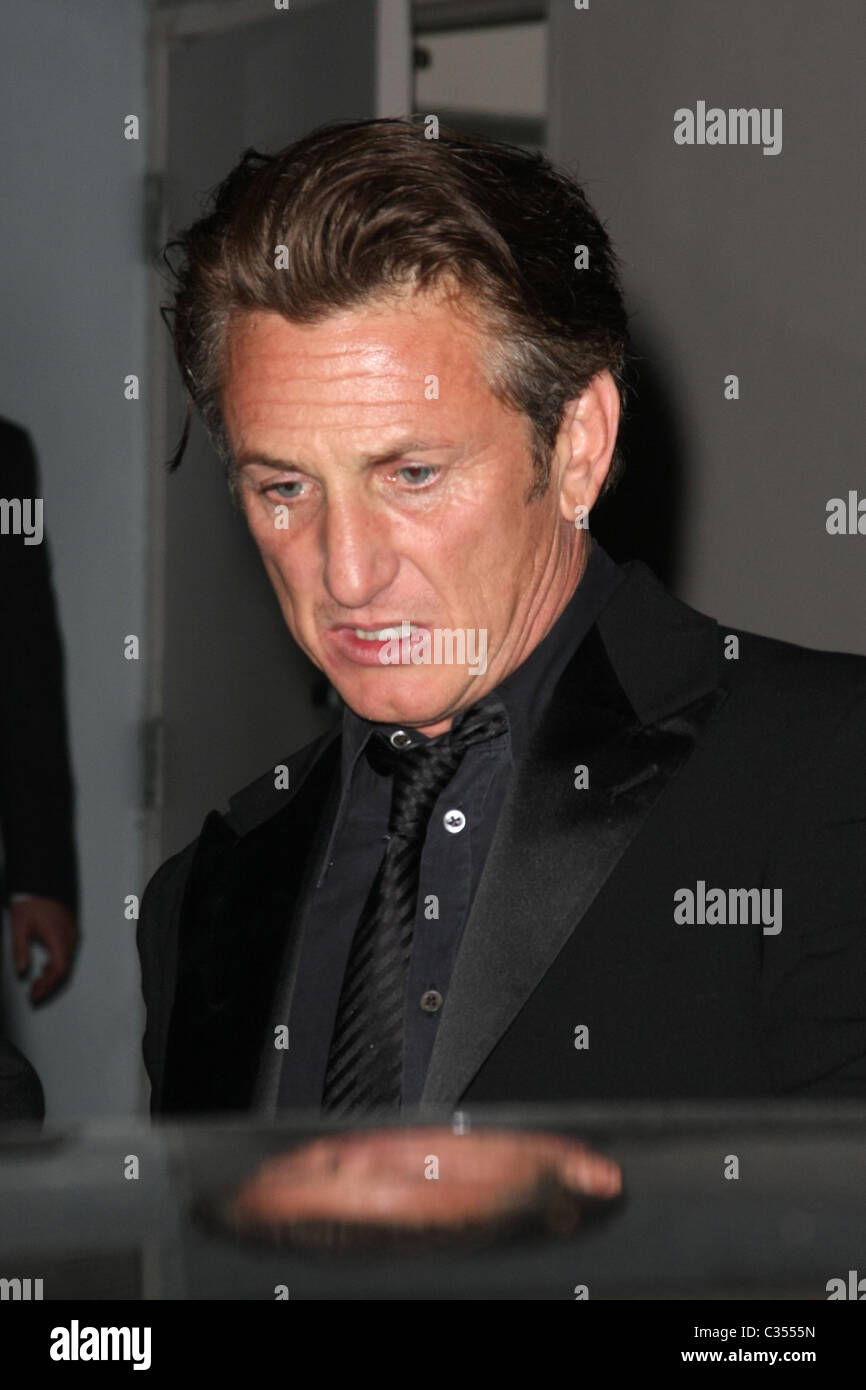 Sean Penn The 81st Annual Academy Awards (Oscars) - Vanity Fair Party ...