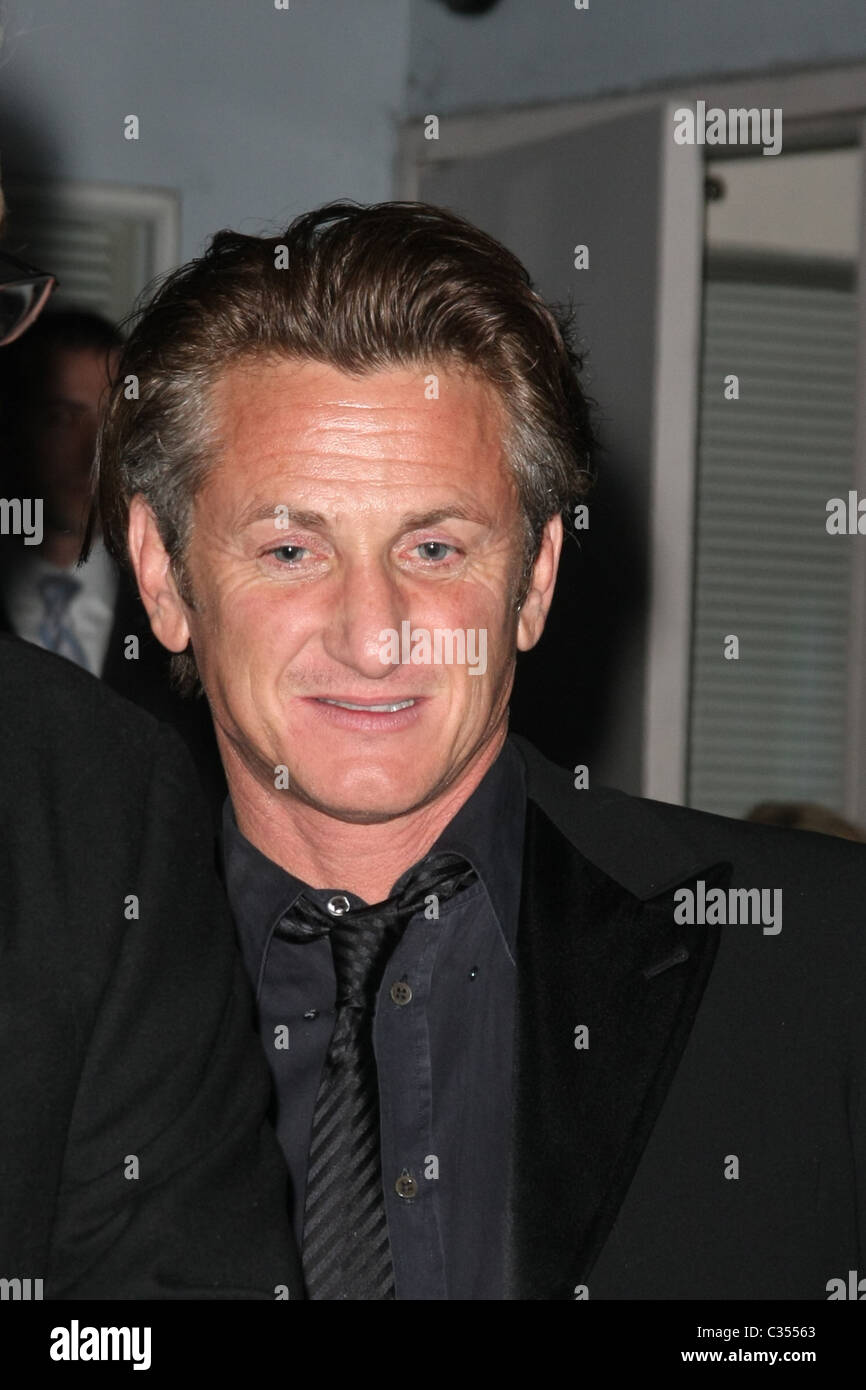 Sean Penn The 81st Annual Academy Awards (Oscars) - Vanity Fair Party ...