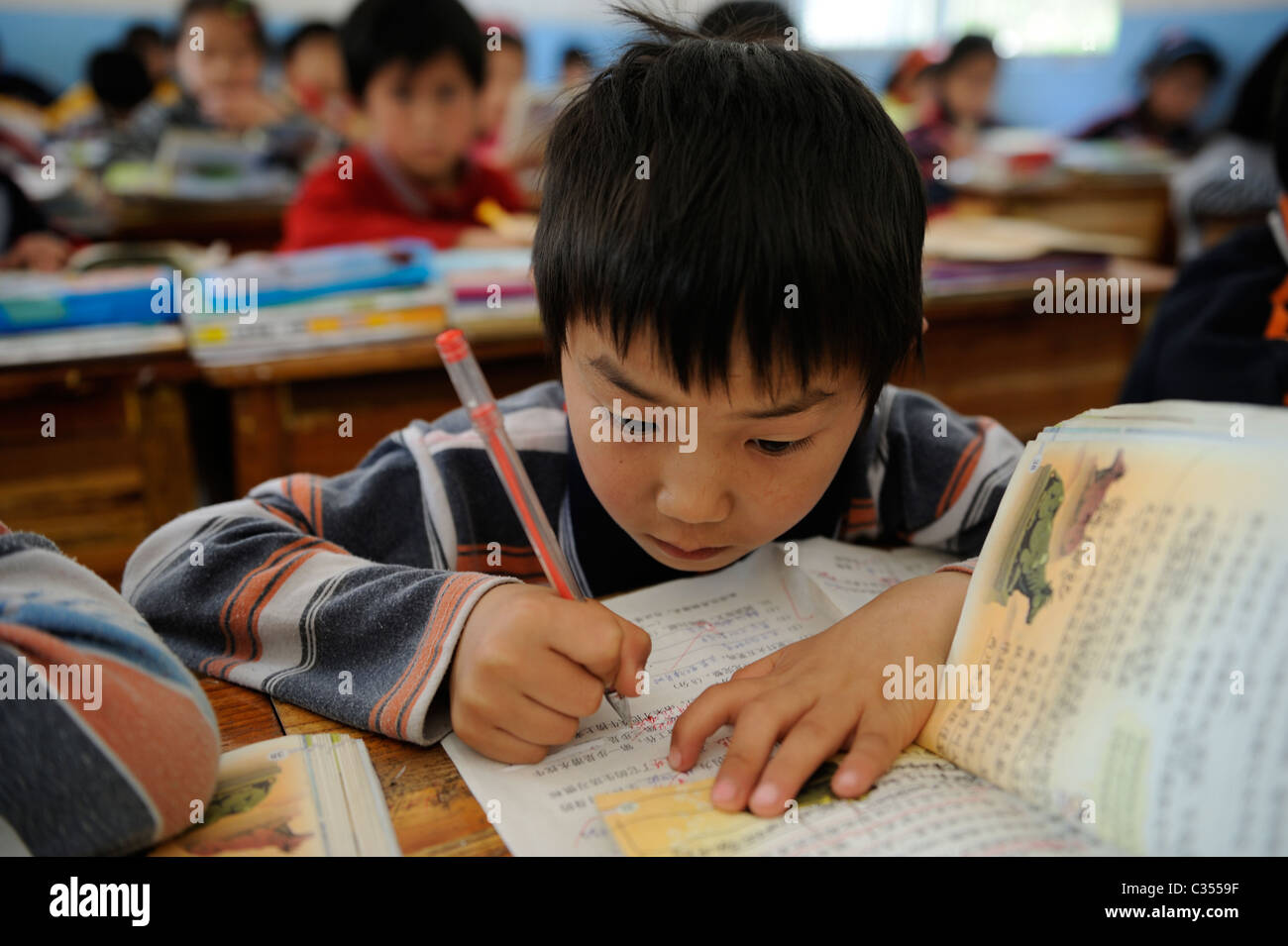 Rural teacher and students china hi-res stock photography and images ...