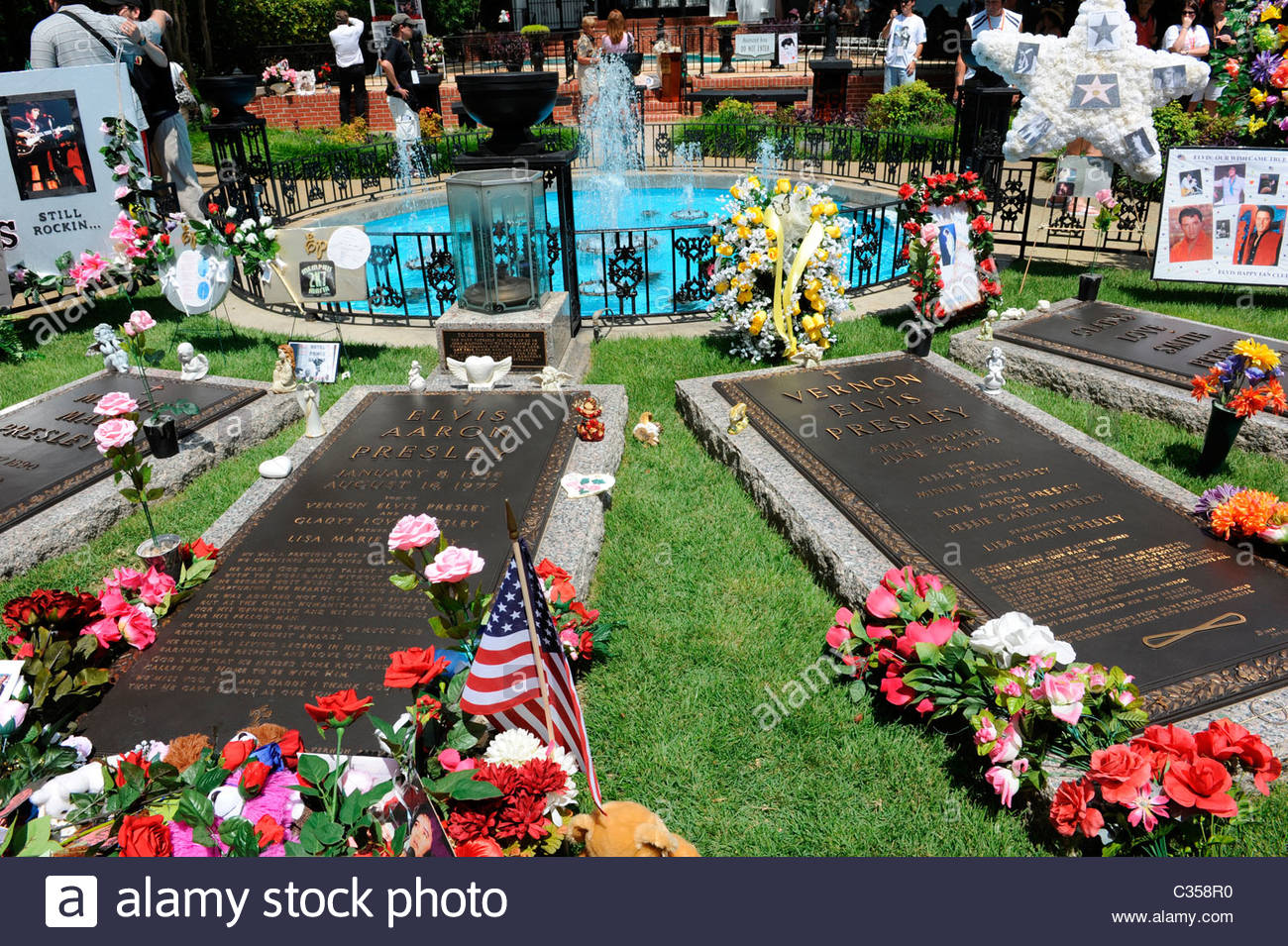 Tomb Elvis Presley High Resolution Stock Photography and Images - Alamy