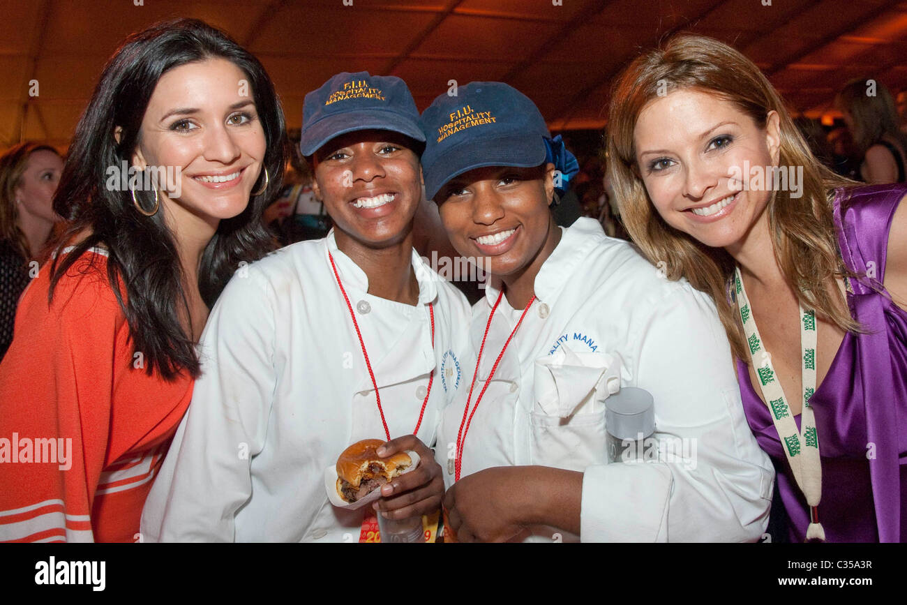 Weatherwoman hi-res stock photography and images - Alamy