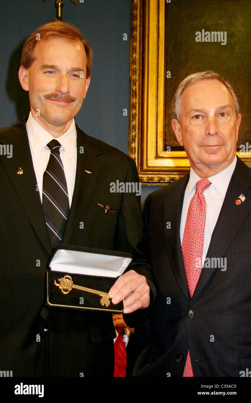 First officer skiles hi-res stock photography and images - Alamy