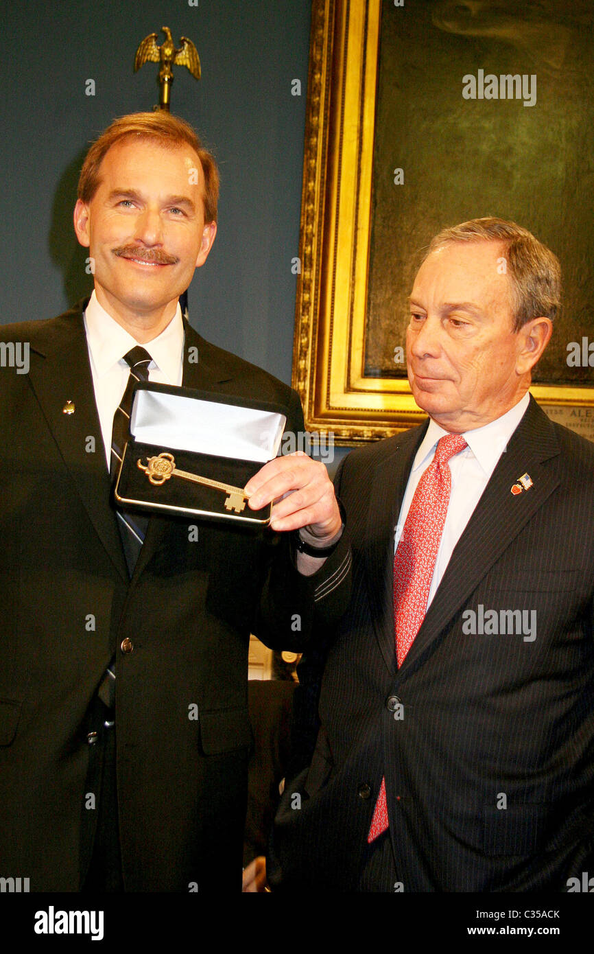 First officer skiles hi-res stock photography and images - Alamy