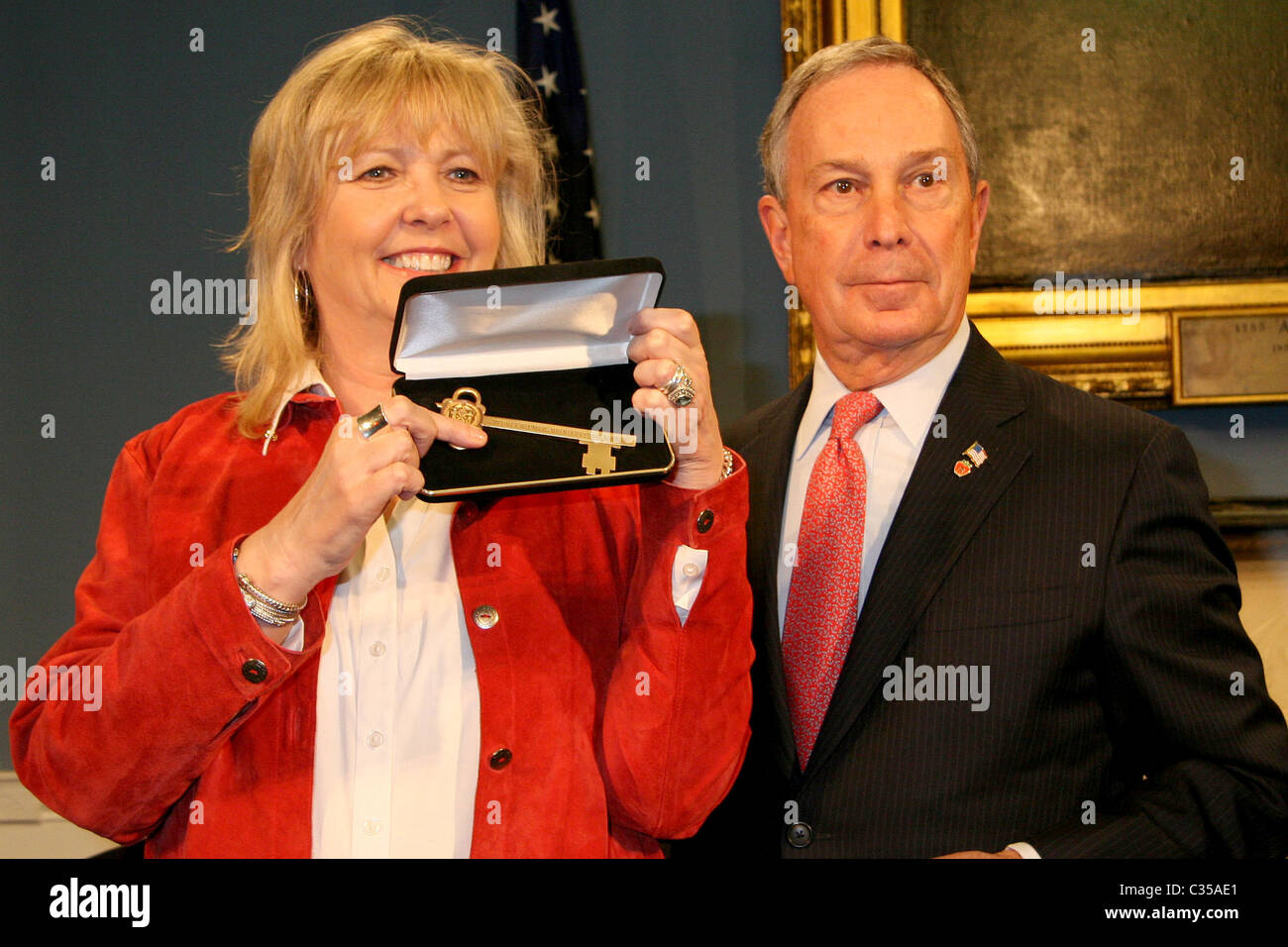 Flight Attendant Sheila Dail and Mayor Michael Bloomberg Pilot Chesley ...