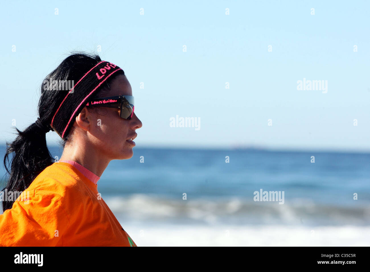 Katie Price seen jogging at the beach with friends. Los Angeles ...