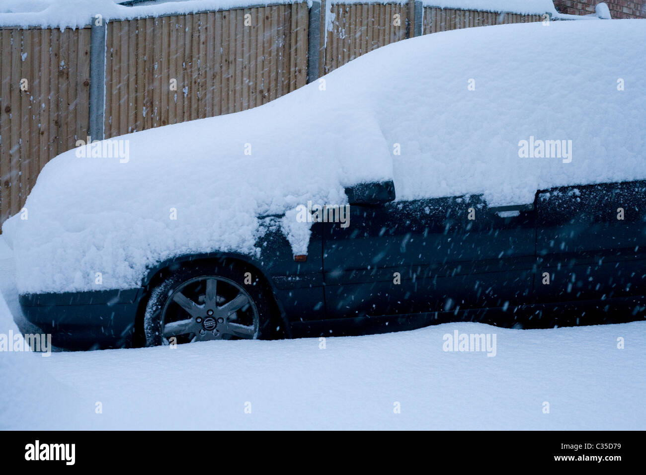 Guildford in the snow hi-res stock photography and images - Alamy