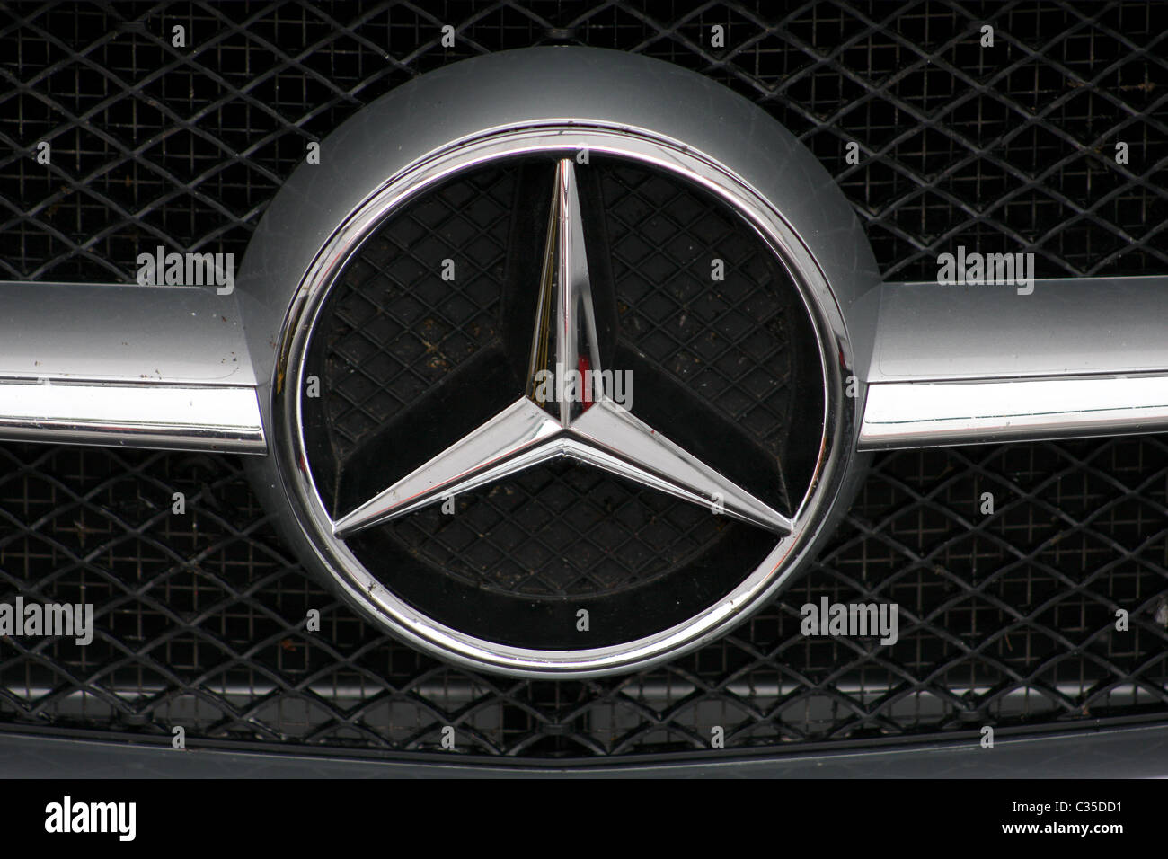 Car badge logo's and manufacturers symbols Stock Photo - Alamy