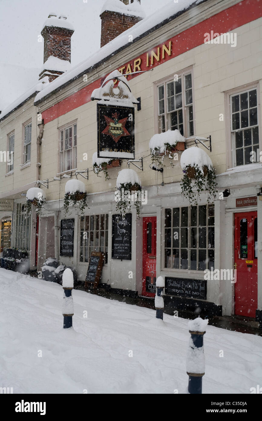 Guildford in the snow hi-res stock photography and images - Alamy