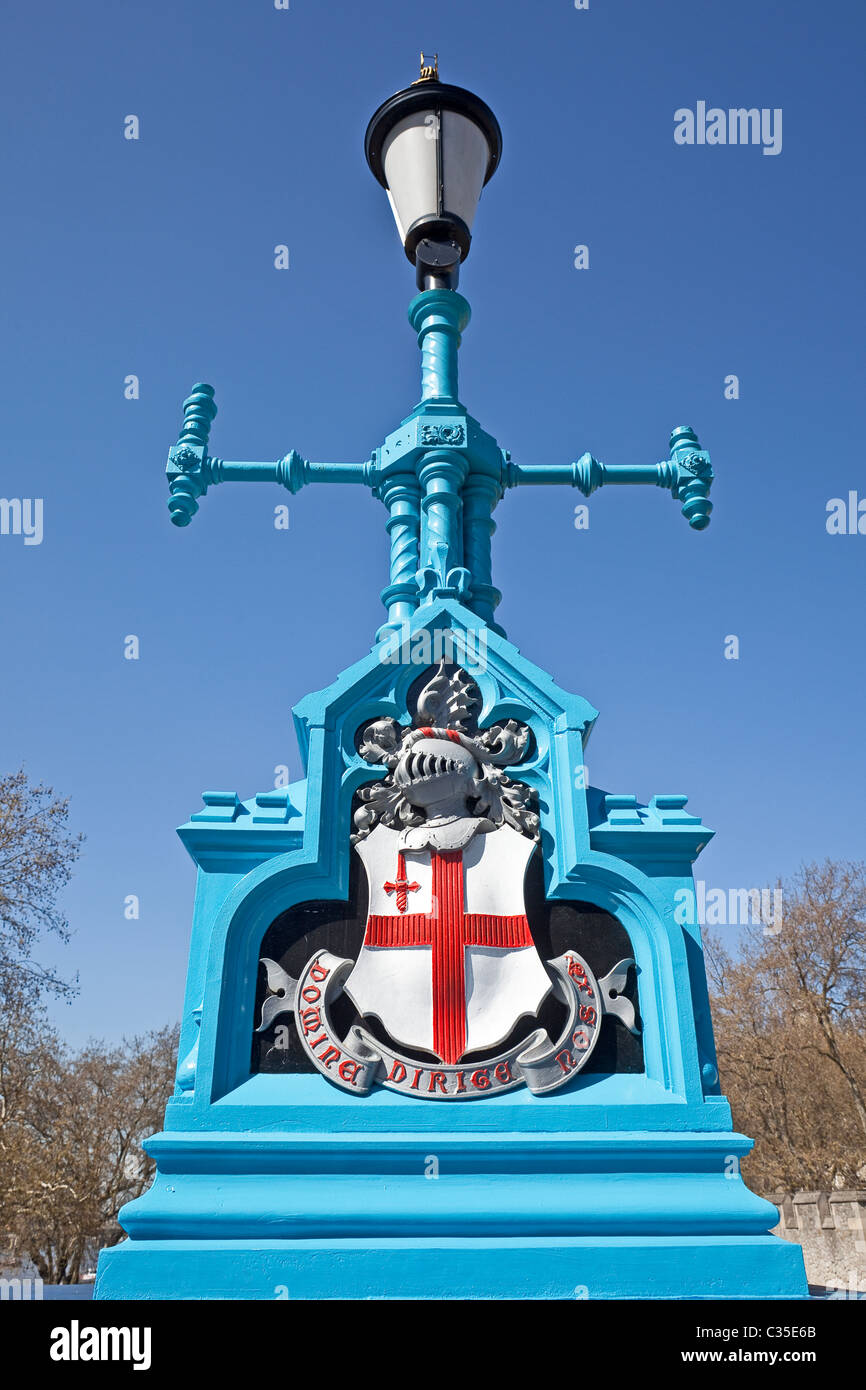 Repainting tower bridge hi-res stock photography and images - Alamy