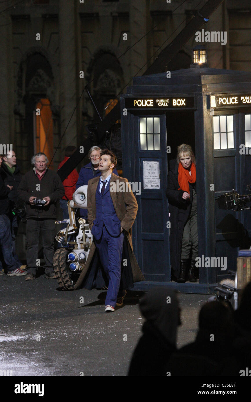 David Tennant and Lindsay Duncan filming a 'Doctor Who' special Wales ...