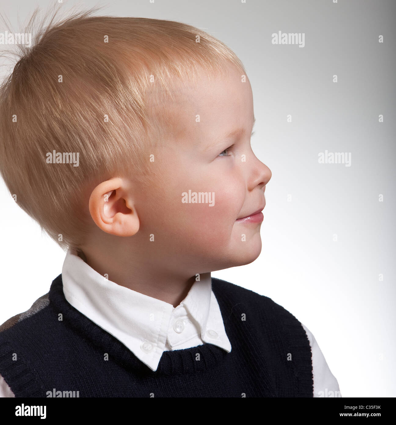 Portrait of young boy Stock Photo - Alamy