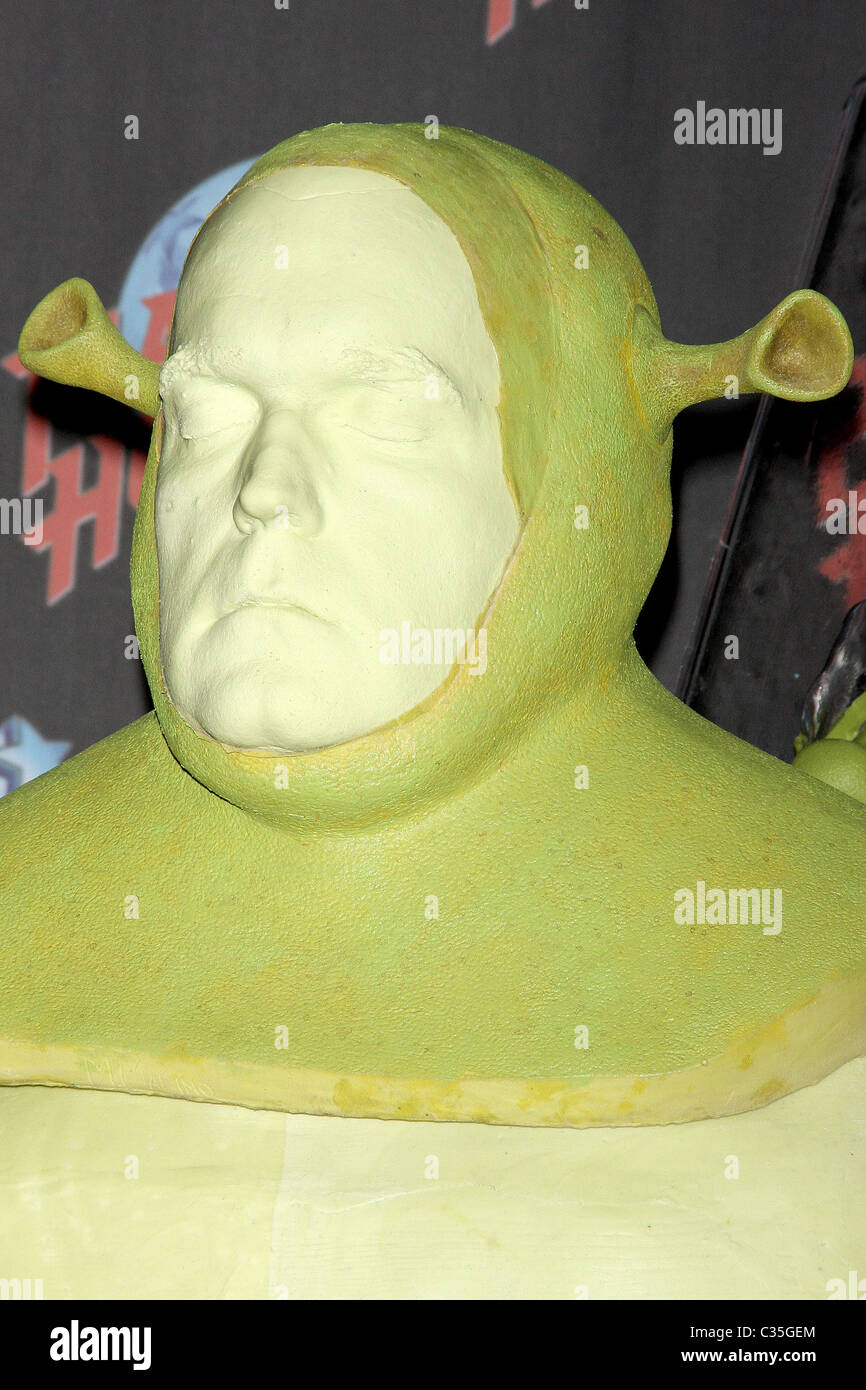 Shrek the musical brian d'arcy james hi-res stock photography and ...