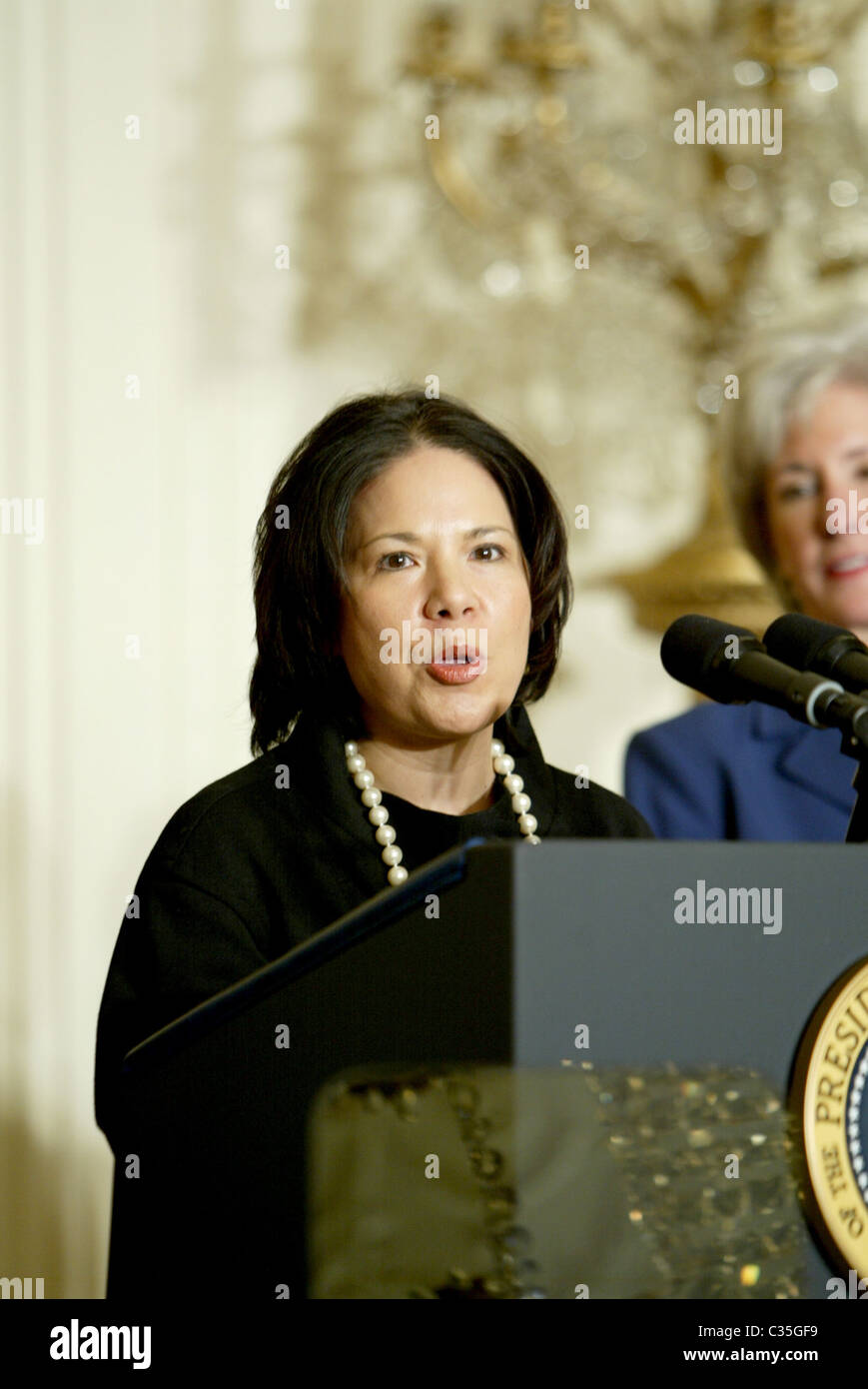Nancy Ann DeParle at the presentation of Kansas Governor Kathleen ...