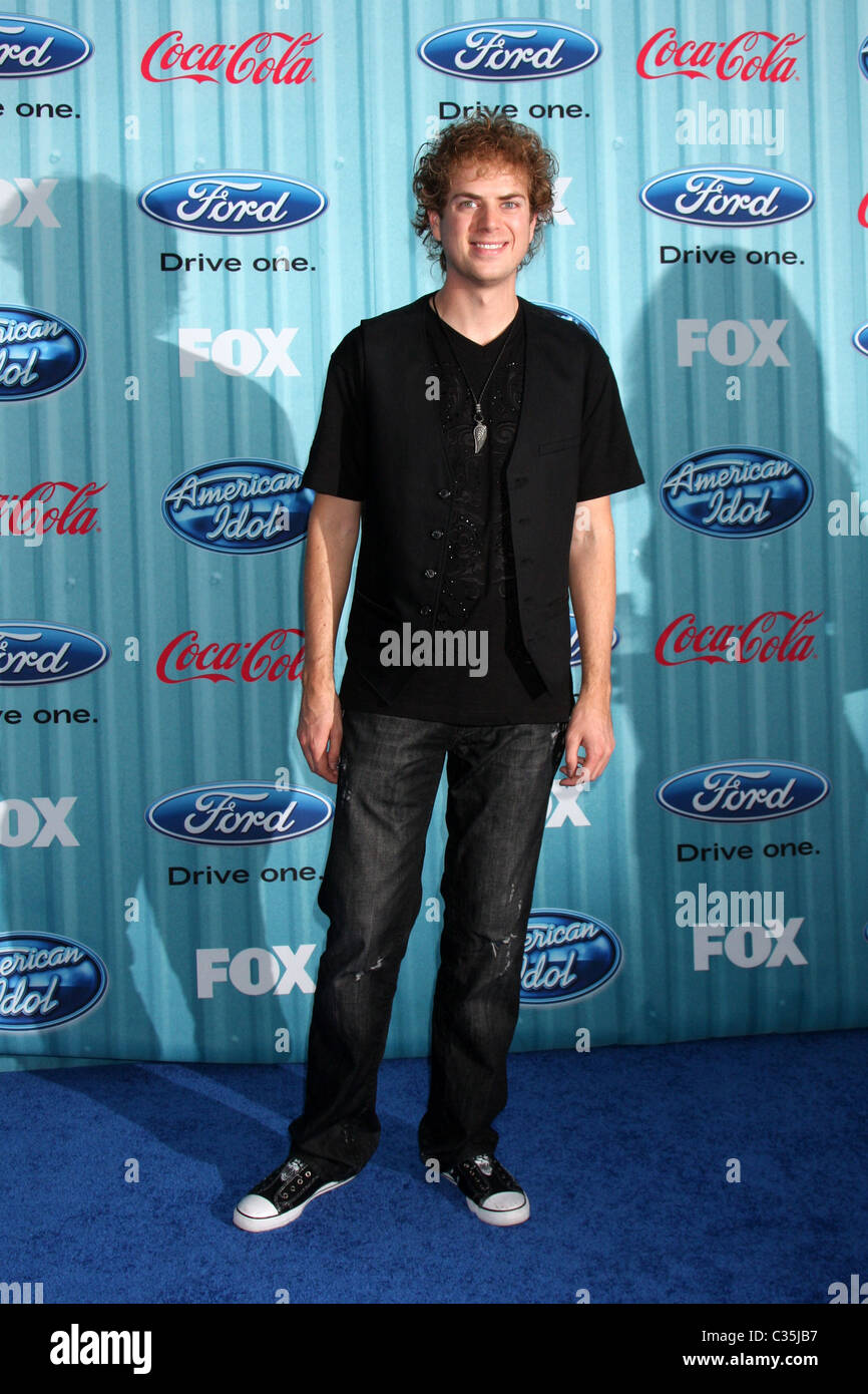 Scott MacIntyre American Idol's 'The Top 12 Party' - Red Carpet ...