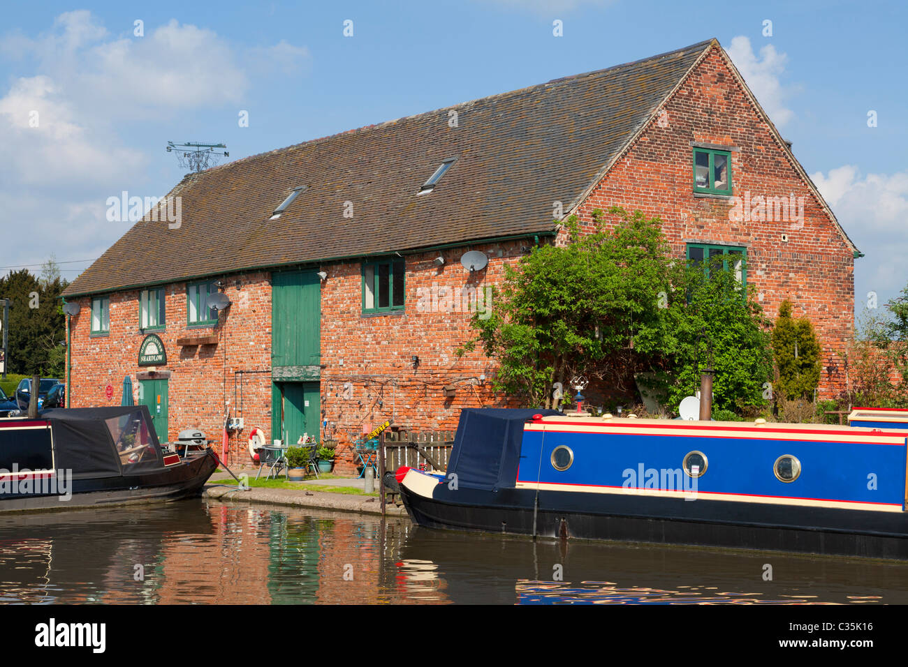 Narrowboat moored at the Heritage centre at Shardlow on the "trent and ...