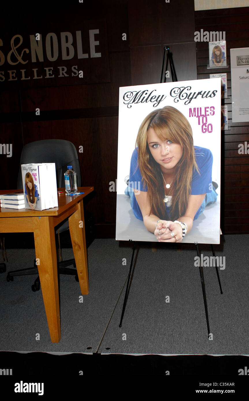Atmosphere Miley Cyrus promotes her book, 'Miles To Go' at Barnes ...