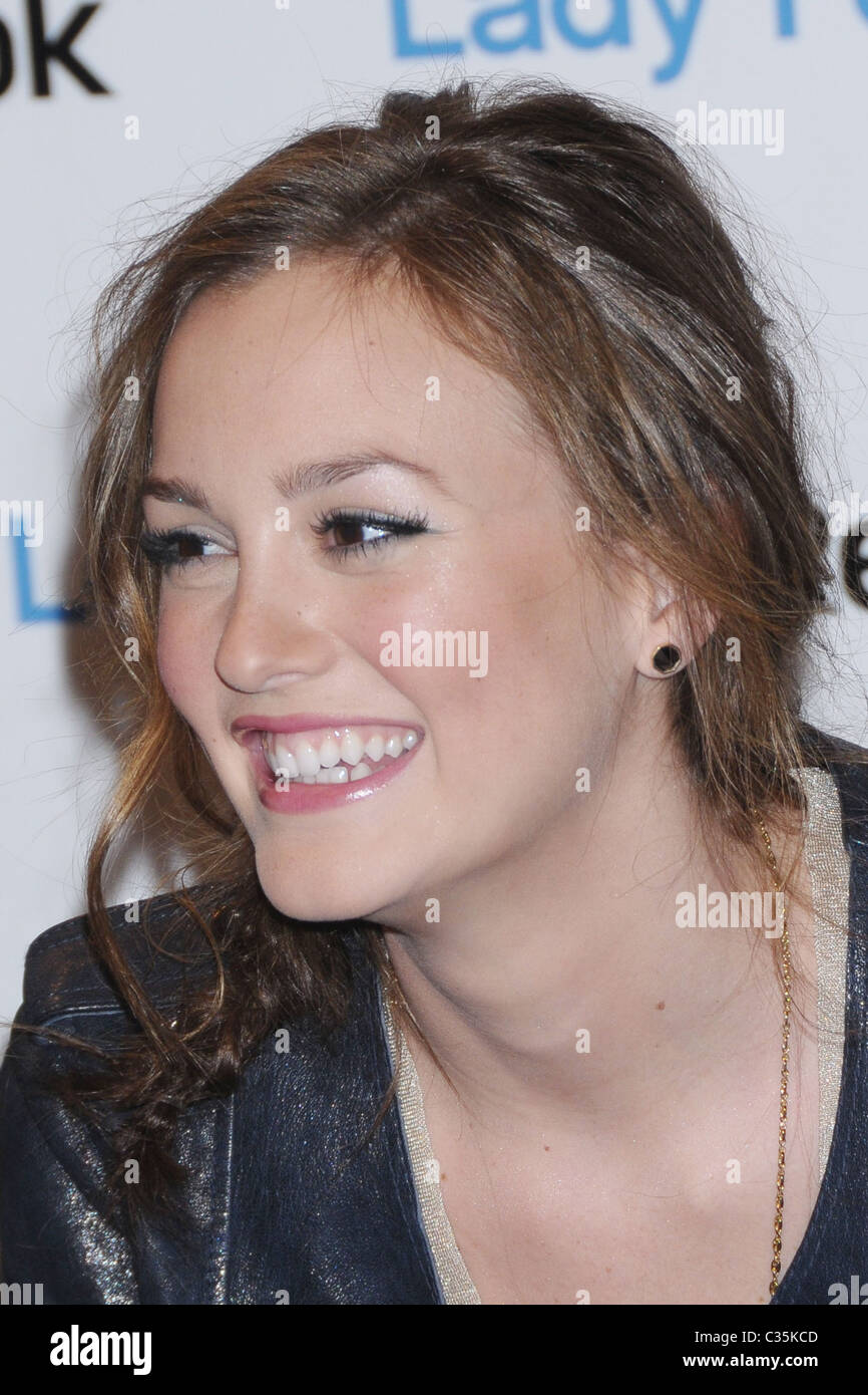 Reebok and Lady Foot Locker host a personal appearance with Leighton ...