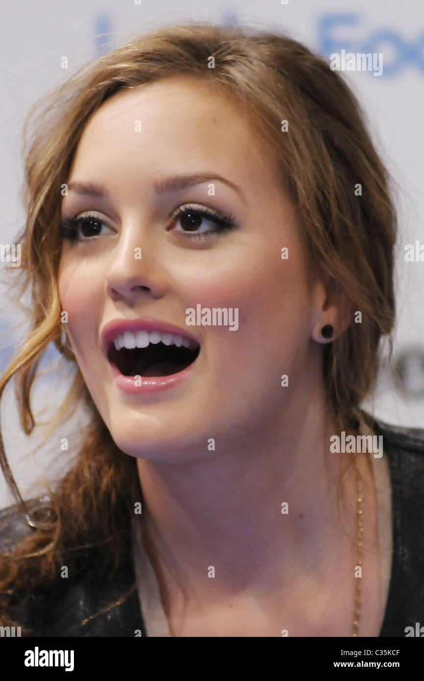 Reebok and Lady Foot Locker host a personal appearance with Leighton ...